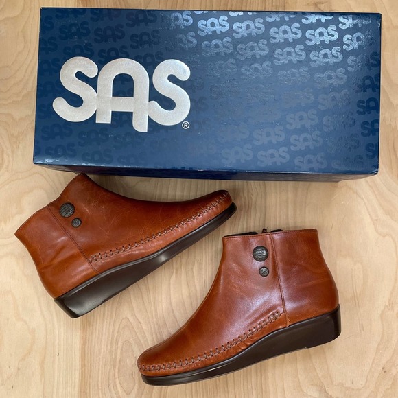 SAS | Shoes | Nib Sas Jade Chestnut Ankle Wedge Bootie 75 7 2 Narrow ...